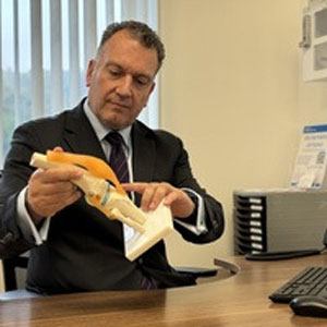 Knee Arthroscopy Surgeon Great Missenden | Knee Keyhole Surgery Berkshire